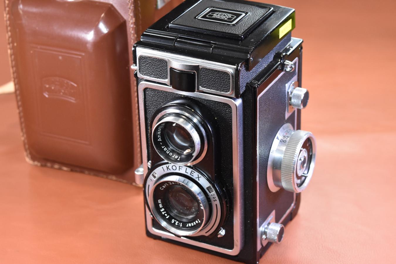 希 少】ZEISS IKON IKOFLEX Favorit 純正本革ケース付 【Carl 希 少】ZEISS IKON IKOFLEX Favorit 純正本革ケース付 【Carl
